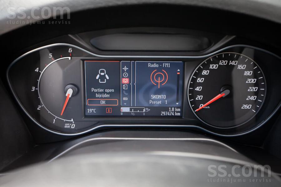 Grey Ford S-Max 2012 in Tukums, with an engine capacity of 2.00 L and mileage of 0 thousand km for 5990 €, photo 17 on AUTOMOTO.COM.LV