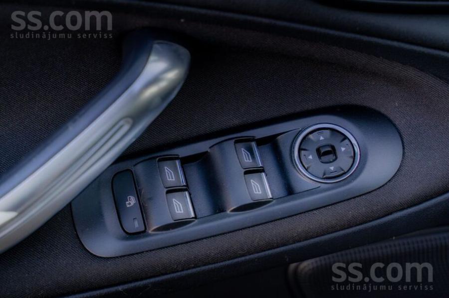 Grey Ford S-Max 2012 in Riga, with an engine capacity of 2.00 L and mileage of 276 thousand km for 6990 €, photo 16 on AUTOMOTO.COM.LV