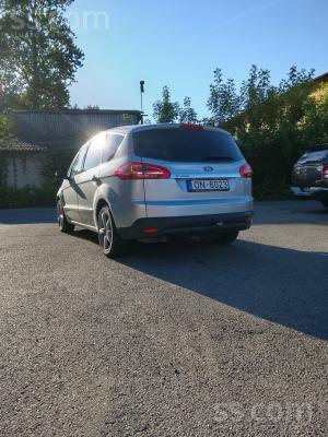 Grey Ford S-Max 2012 in Riga, with an engine capacity of 2.00 L and mileage of 273 thousand km for 4500 €, photo 4 on AUTOMOTO.COM.LV