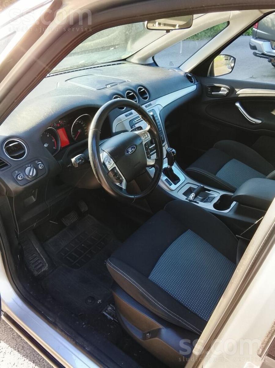 Grey Ford S-Max 2012 in Riga, with an engine capacity of 2.00 L and mileage of 273 thousand km for 4500 €, photo 6 on AUTOMOTO.COM.LV