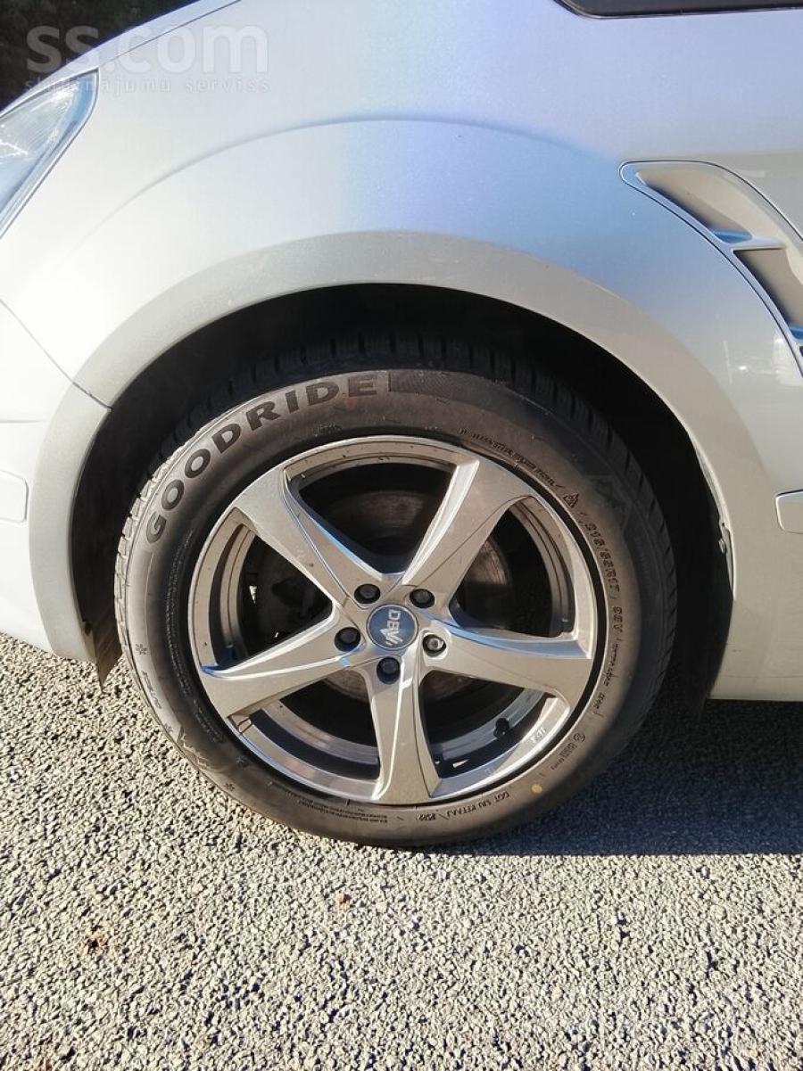 Grey Ford S-Max 2012 in Riga, with an engine capacity of 2.00 L and mileage of 273 thousand km for 4500 €, photo 8 on AUTOMOTO.COM.LV