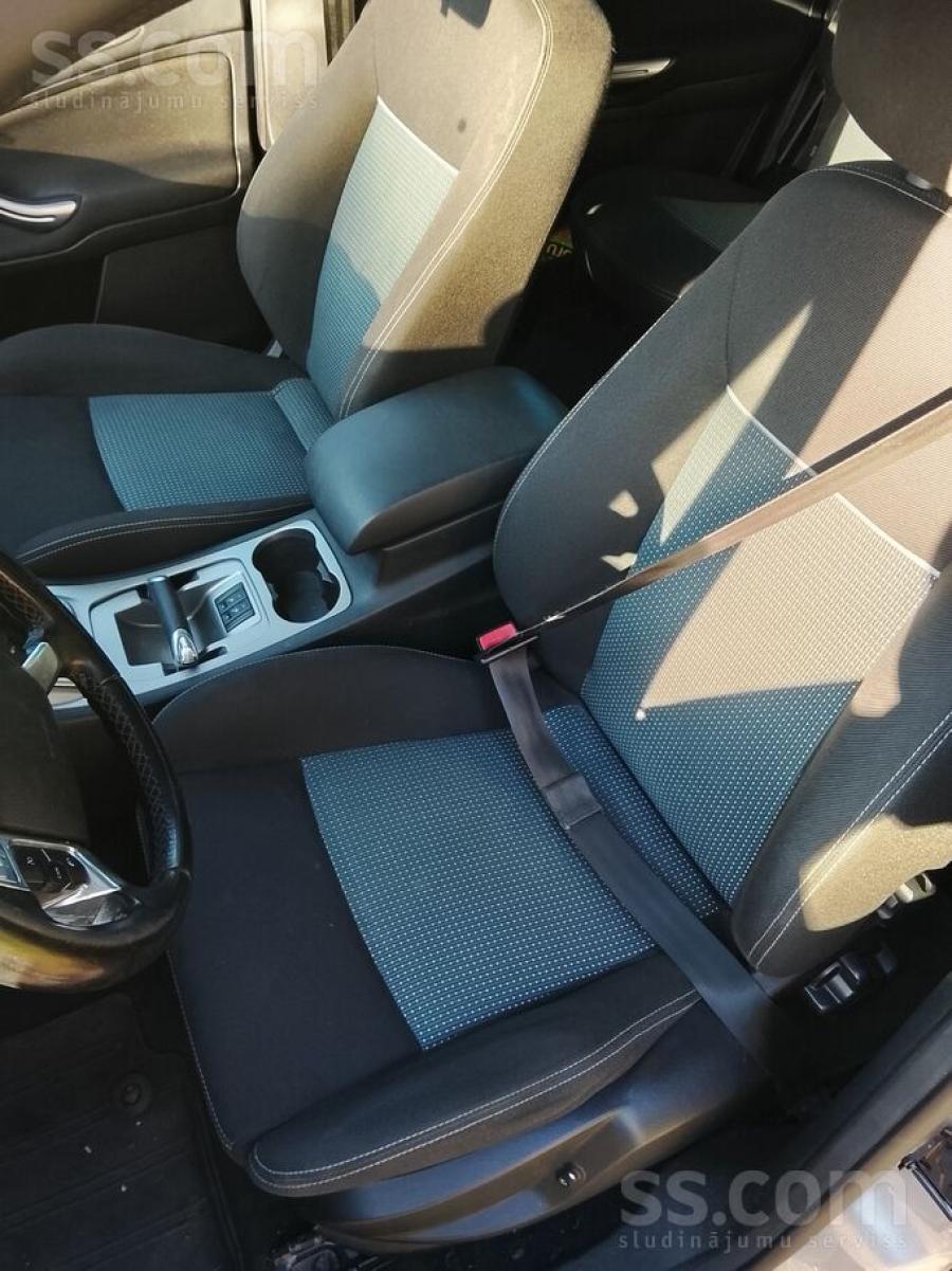 Grey Ford S-Max 2012 in Riga, with an engine capacity of 2.00 L and mileage of 273 thousand km for 4500 €, photo 16 on AUTOMOTO.COM.LV