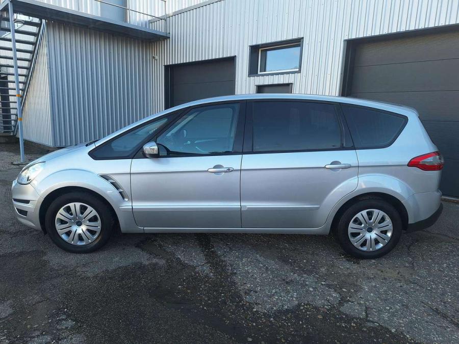 Grey Ford S-Max 2012 in Jonava, with an engine capacity of 2.00 L and mileage of 240 thousand km for 4300 €, photo 8 on AUTOMOTO.COM.LV