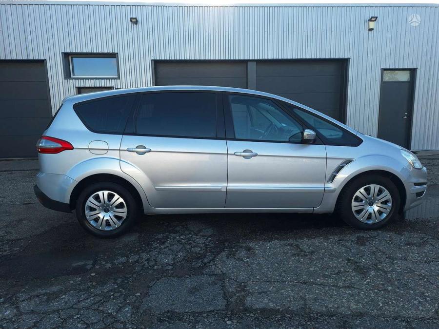 Grey Ford S-Max 2012 in Jonava, with an engine capacity of 2.00 L and mileage of 240 thousand km for 4300 €, photo 12 on AUTOMOTO.COM.LV