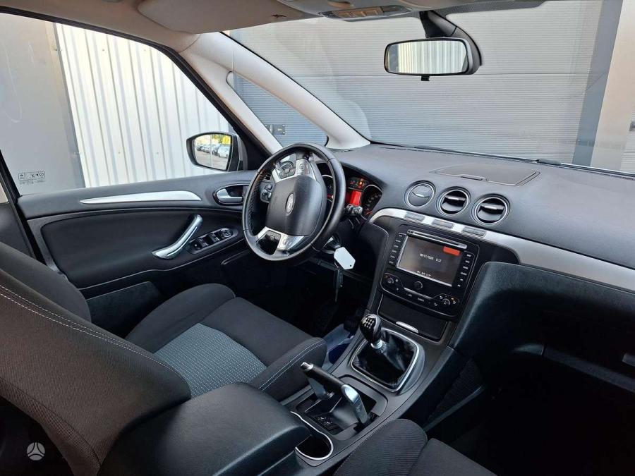 Grey Ford S-Max 2012 in Jonava, with an engine capacity of 2.00 L and mileage of 240 thousand km for 4300 €, photo 16 on AUTOMOTO.COM.LV