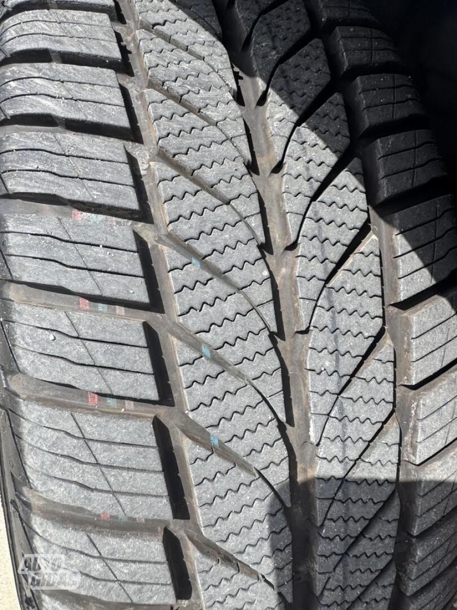 Pelēks Ford S-Max 2012 Kauņa, ar dzinēja tilpumu 2.00 L un nobraukumu 258 tūkst. km par 4999 €, foto 14 vietnē AUTOMOTO.COM.LV