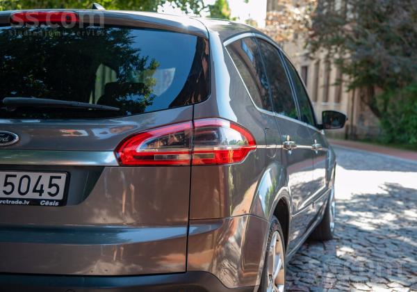 Grey Ford S-Max 2012 in Cesis, with an engine capacity of 2.00 L and mileage of 254 thousand km for 4999 €, photo 9 on AUTOMOTO.COM.LV