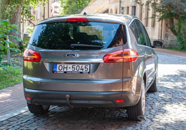 Grey Ford S-Max 2012 in Cesis, with an engine capacity of 2.00 L and mileage of 254 thousand km for 4999 €, photo 10 on AUTOMOTO.COM.LV
