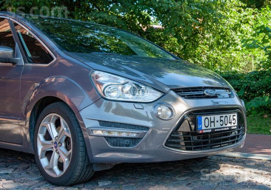 Grey Ford S-Max 2012 in Cesis, with an engine capacity of 2.00 L and mileage of 254 thousand km for 4999 €, photo 5 on AUTOMOTO.COM.LV
