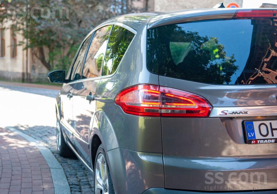 Grey Ford S-Max 2012 in Cesis, with an engine capacity of 2.00 L and mileage of 254 thousand km for 4999 €, photo 12 on AUTOMOTO.COM.LV