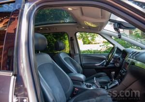 Grey Ford S-Max 2012 in Cesis, with an engine capacity of 2.00 L and mileage of 254 thousand km for 4999 €, photo 21 on AUTOMOTO.COM.LV