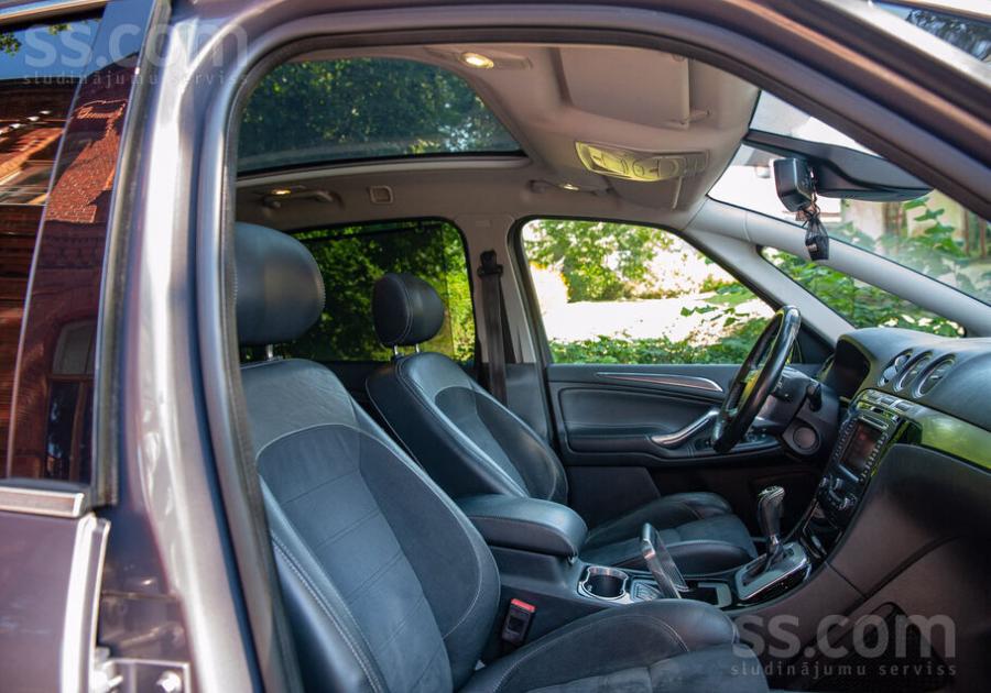 Grey Ford S-Max 2012 in Cesis, with an engine capacity of 2.00 L and mileage of 254 thousand km for 4999 €, photo 21 on AUTOMOTO.COM.LV