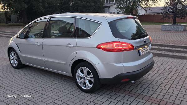 Grey Ford S-Max 2012 in Klaipeda, with an engine capacity of 2.00 L and mileage of 264 thousand km for 4690 €, photo 2 on AUTOMOTO.COM.LV