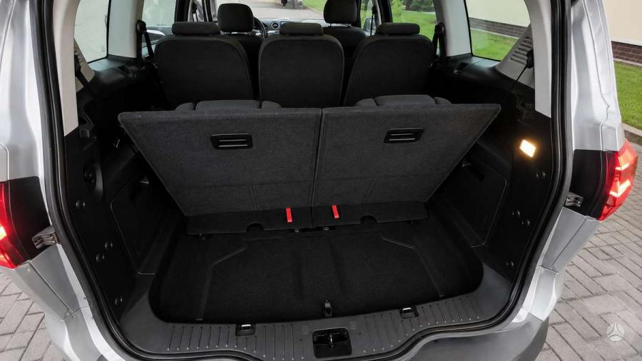 Grey Ford S-Max 2012 in Klaipeda, with an engine capacity of 2.00 L and mileage of 264 thousand km for 4690 €, photo 18 on AUTOMOTO.COM.LV