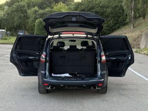 Grey Ford S-Max 2012 in Jonava, with an engine capacity of 2.20 L and mileage of 270 thousand km for 7490 €, photo 38 on AUTOMOTO.COM.LV