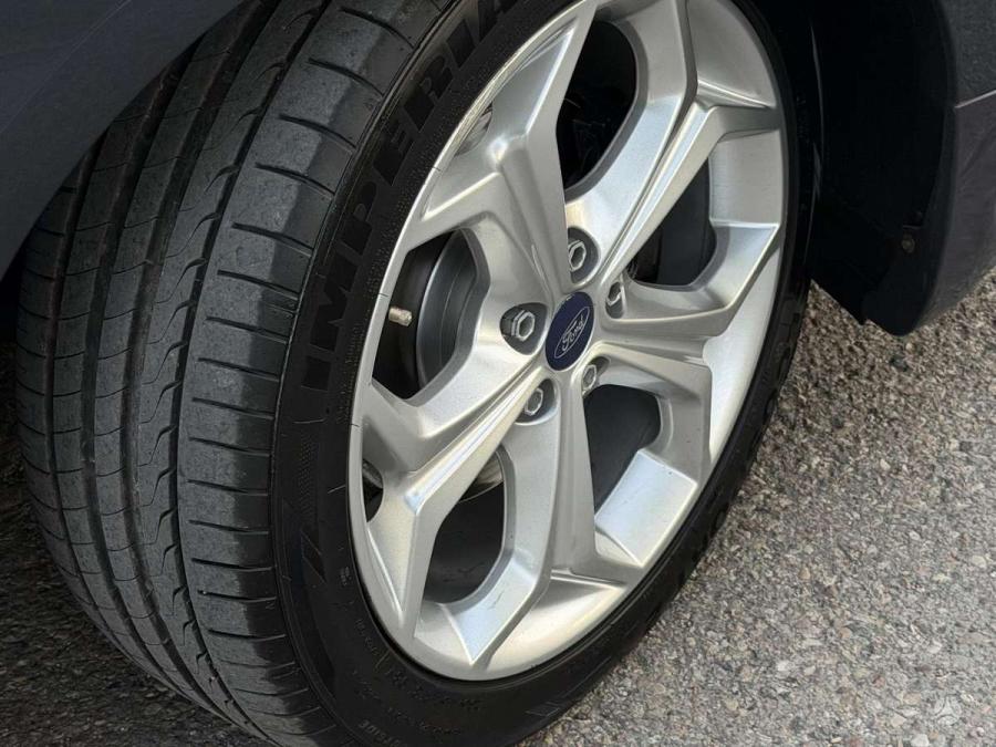 Grey Ford S-Max 2012 in Jonava, with an engine capacity of 2.20 L and mileage of 270 thousand km for 7490 €, photo 40 on AUTOMOTO.COM.LV