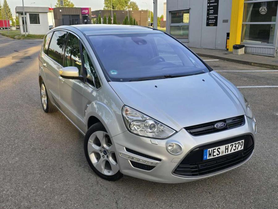 Grey Ford S-Max 2012 in Jonava, with an engine capacity of 2.20 L and mileage of 299 thousand km for 5999 €, photo 4 on AUTOMOTO.COM.LV