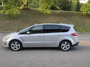 Grey Ford S-Max 2012 in Jonava, with an engine capacity of 2.20 L and mileage of 299 thousand km for 5999 €, photo 6 on AUTOMOTO.COM.LV