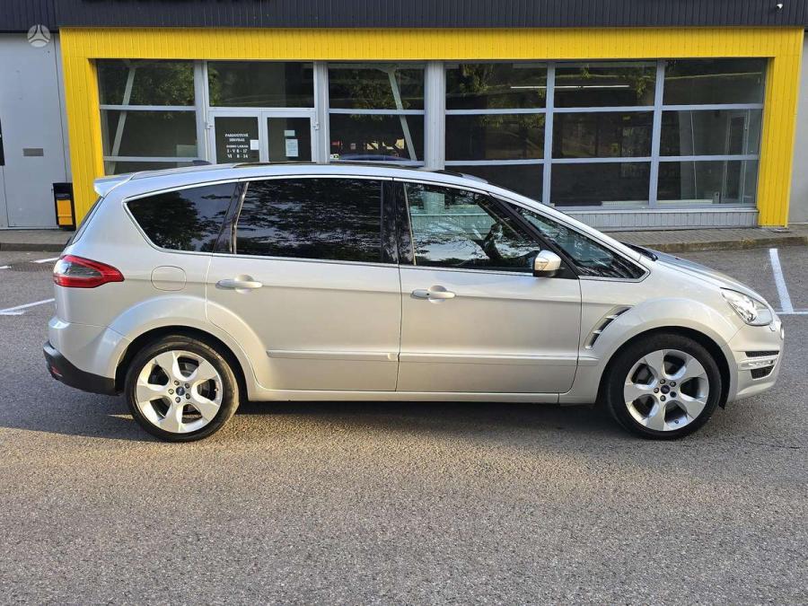 Grey Ford S-Max 2012 in Jonava, with an engine capacity of 2.20 L and mileage of 299 thousand km for 5999 €, photo 7 on AUTOMOTO.COM.LV