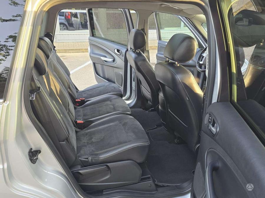 Grey Ford S-Max 2012 in Jonava, with an engine capacity of 2.20 L and mileage of 299 thousand km for 5999 €, photo 13 on AUTOMOTO.COM.LV