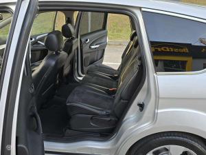 Grey Ford S-Max 2012 in Jonava, with an engine capacity of 2.20 L and mileage of 299 thousand km for 5999 €, photo 16 on AUTOMOTO.COM.LV