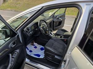 Grey Ford S-Max 2012 in Jonava, with an engine capacity of 2.20 L and mileage of 299 thousand km for 5999 €, photo 17 on AUTOMOTO.COM.LV