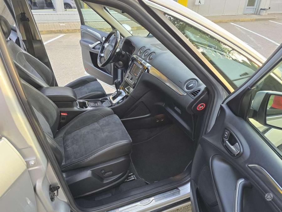 Grey Ford S-Max 2012 in Jonava, with an engine capacity of 2.20 L and mileage of 299 thousand km for 5999 €, photo 20 on AUTOMOTO.COM.LV