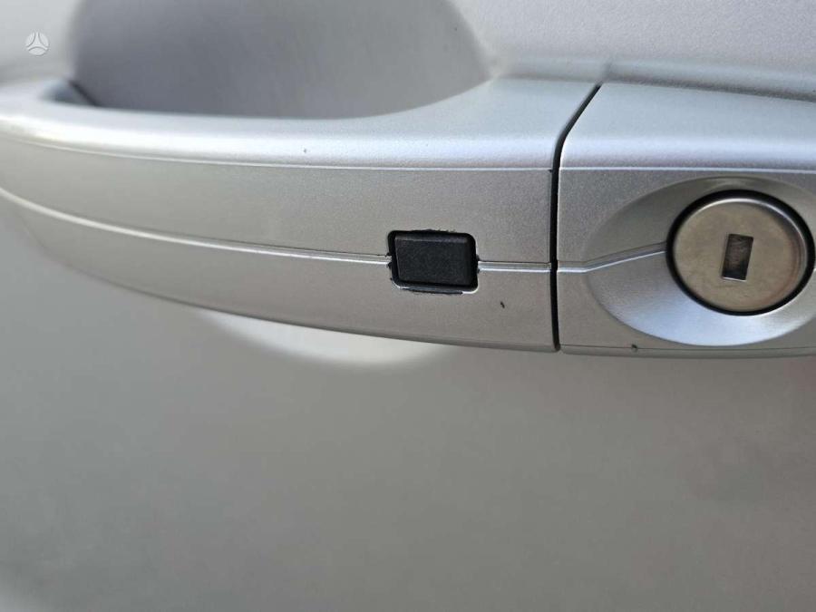 Grey Ford S-Max 2012 in Jonava, with an engine capacity of 2.20 L and mileage of 299 thousand km for 5999 €, photo 31 on AUTOMOTO.COM.LV