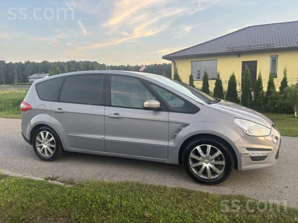 Grey Ford S-Max 2012 in Riga, with an engine capacity of 2.00 L and mileage of 253 thousand km for 4650 €, photo 4 on AUTOMOTO.COM.LV