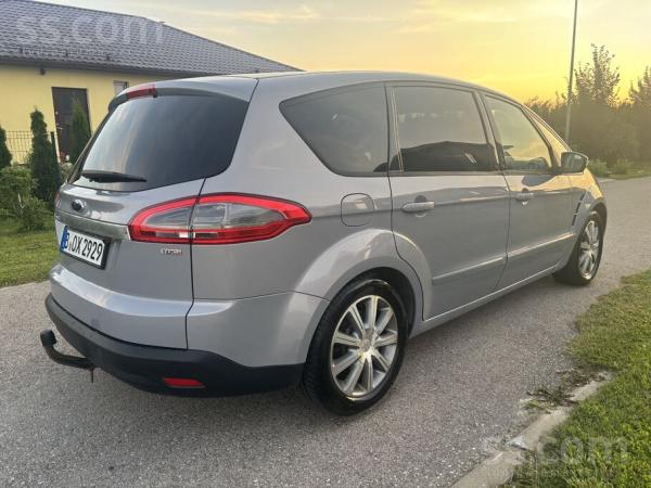 Grey Ford S-Max 2012 in Riga, with an engine capacity of 2.00 L and mileage of 253 thousand km for 4650 €, photo 5 on AUTOMOTO.COM.LV