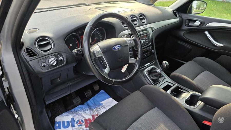 Pelēks Ford S-Max 2012 Šauļi, ar dzinēja tilpumu 2.00 L un nobraukumu 282 tūkst. km par 4850 €, foto 26 vietnē AUTOMOTO.COM.LV
