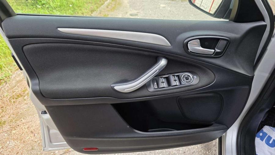 Pelēks Ford S-Max 2012 Šauļi, ar dzinēja tilpumu 2.00 L un nobraukumu 282 tūkst. km par 4850 €, foto 31 vietnē AUTOMOTO.COM.LV