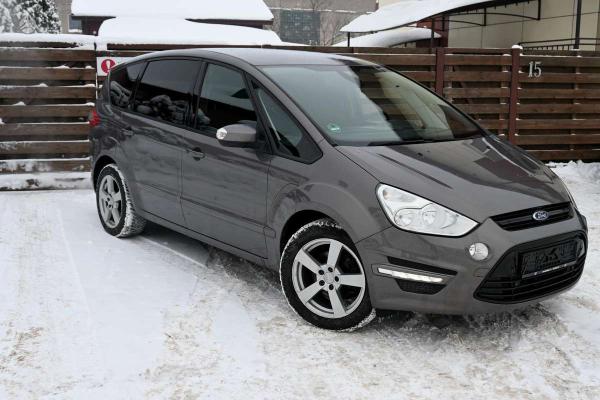 Grey Ford S-Max 2013 in Kretinga, with an engine capacity of 2.00 L and mileage of 220 thousand km for 5950 €, photo 3 on AUTOMOTO.COM.LV