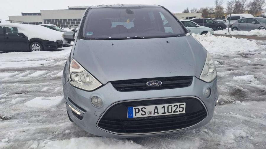Grey Ford S-Max 2013 in Marijampole, with an engine capacity of 2.20 L and mileage of 267 thousand km for 5450 €, photo 1 on AUTOMOTO.COM.LV