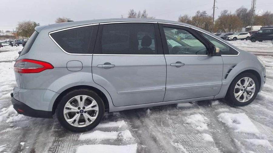 Grey Ford S-Max 2013 in Marijampole, with an engine capacity of 2.20 L and mileage of 267 thousand km for 5450 €, photo 4 on AUTOMOTO.COM.LV