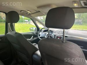 Grey Ford S-Max 2013 in Riga, with an engine capacity of 2.00 L and mileage of 451 thousand km for 2650 €, photo 6 on AUTOMOTO.COM.LV