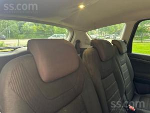 Grey Ford S-Max 2013 in Riga, with an engine capacity of 2.00 L and mileage of 451 thousand km for 2650 €, photo 7 on AUTOMOTO.COM.LV