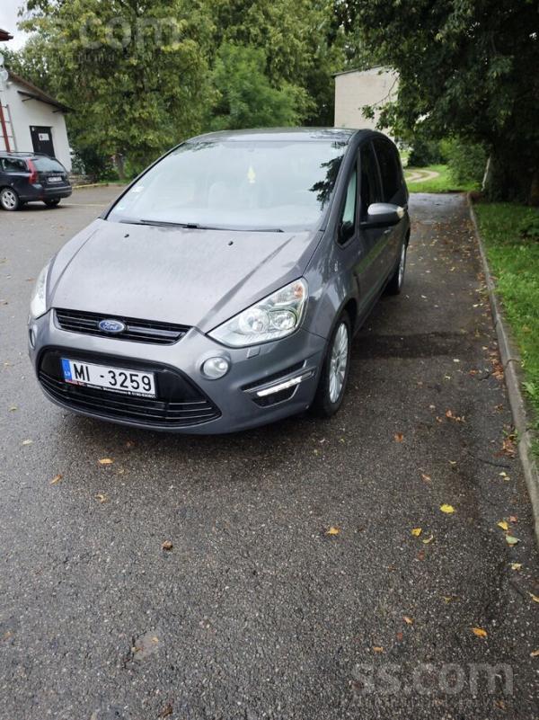 Pelēks Ford S-Max 2013 Daugavpils, ar dzinēja tilpumu 2.00 L un nobraukumu 300 tūkst. km par 4300 €, foto 2 vietnē AUTOMOTO.COM.LV