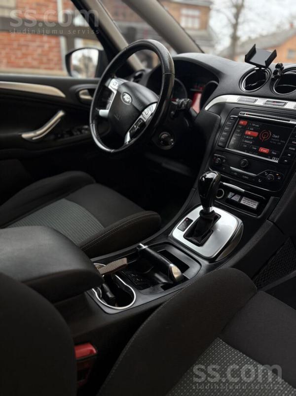 Grey Ford S-Max 2013 in Kuldiga, with an engine capacity of 2.00 L and mileage of 0 thousand km for 4500 €, photo 7 on AUTOMOTO.COM.LV