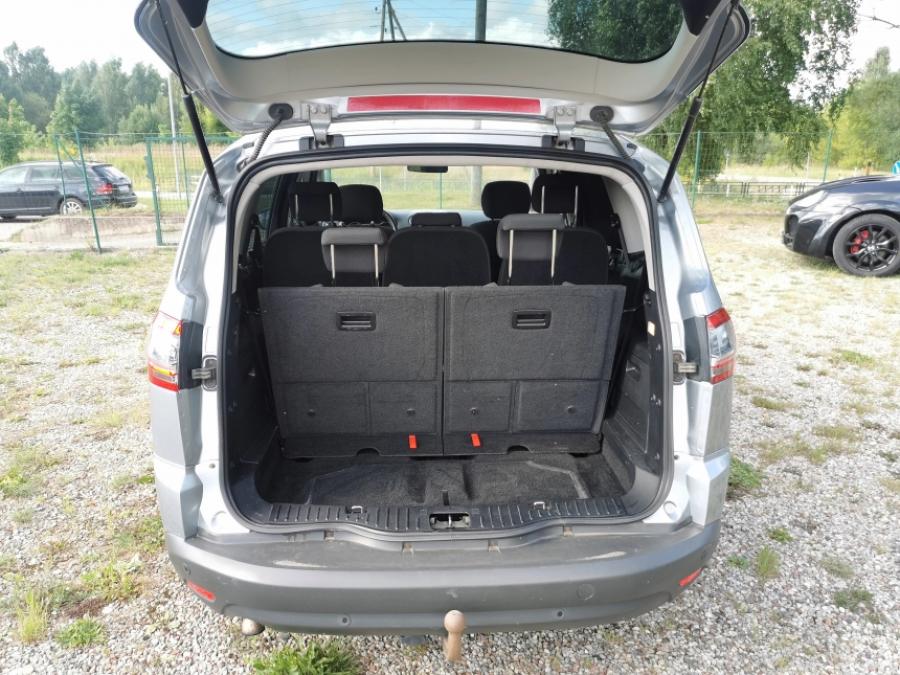 Grey Ford S-Max 2013 in Riga, with an engine capacity of 2.00 L and mileage of 217 thousand km for 6700 €, photo 8 on AUTOMOTO.COM.LV