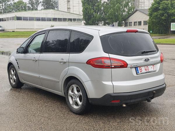 Grey Ford S-Max 2013 in Tukums, with an engine capacity of 2.00 L and mileage of 322 thousand km for 3590 €, photo 6 on AUTOMOTO.COM.LV