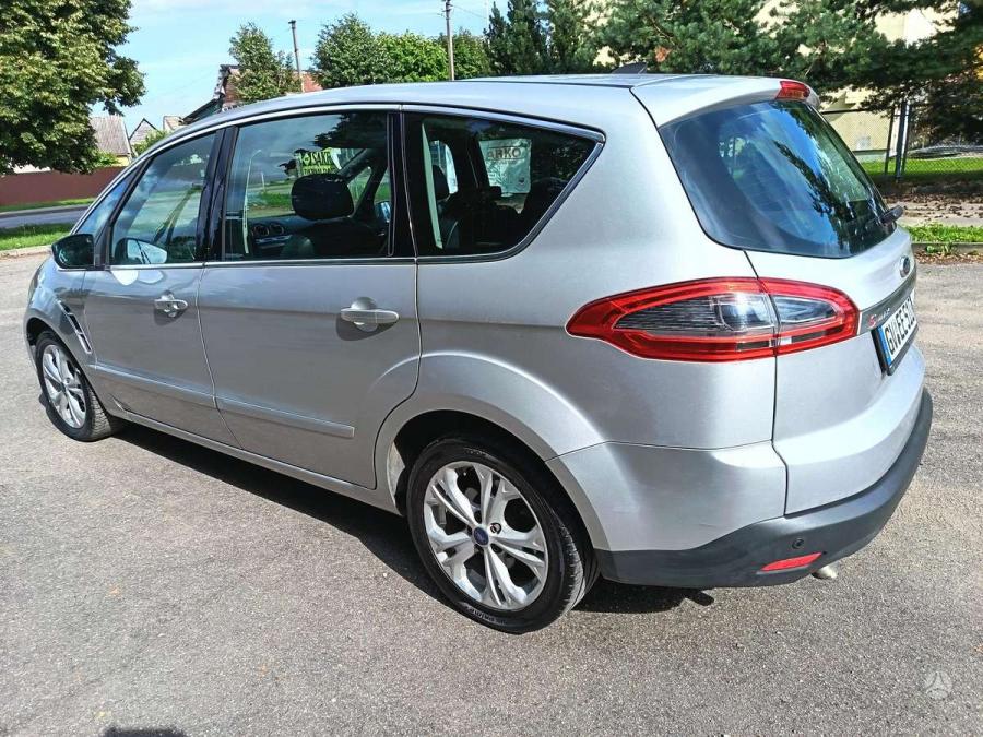 Grey Ford S-Max 2013 in Radviliskis, with an engine capacity of 2.00 L and mileage of 329 thousand km for 4750 €, photo 4 on AUTOMOTO.COM.LV