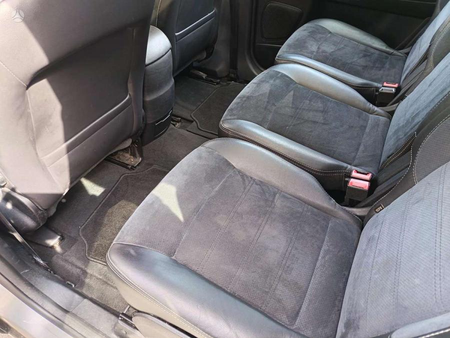 Grey Ford S-Max 2013 in Radviliskis, with an engine capacity of 2.00 L and mileage of 329 thousand km for 4750 €, photo 9 on AUTOMOTO.COM.LV