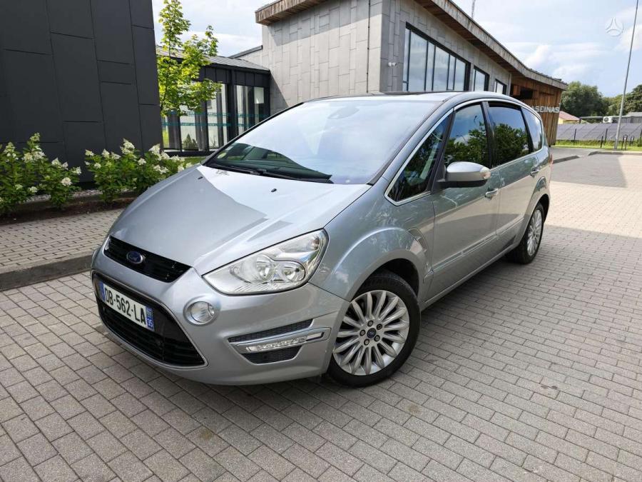 Grey Ford S-Max 2013 in Taurage, with an engine capacity of 2.00 L and mileage of 270 thousand km for 4750 €, photo 1 on AUTOMOTO.COM.LV