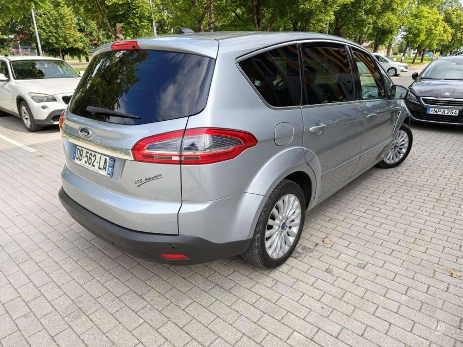 Grey Ford S-Max 2013 in Taurage, with an engine capacity of 2.00 L and mileage of 270 thousand km for 4750 €, photo 4 on AUTOMOTO.COM.LV