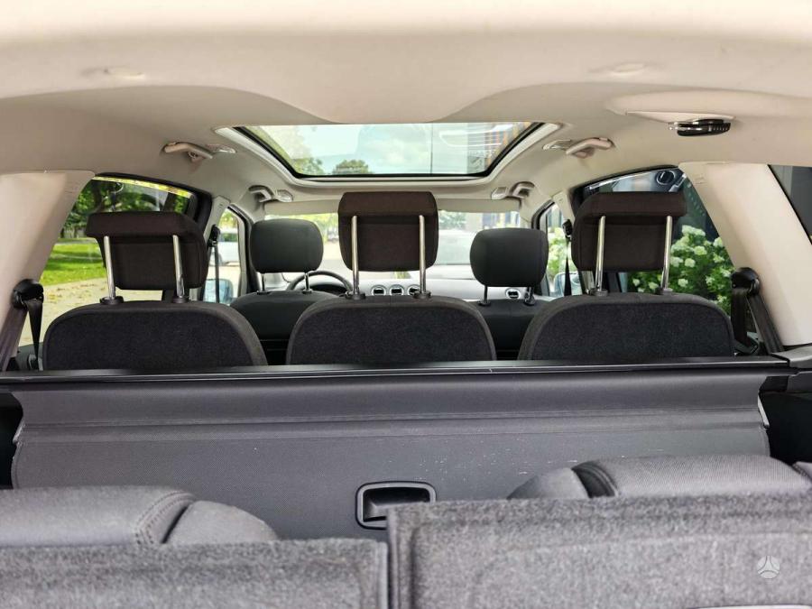 Grey Ford S-Max 2013 in Taurage, with an engine capacity of 2.00 L and mileage of 270 thousand km for 4750 €, photo 13 on AUTOMOTO.COM.LV