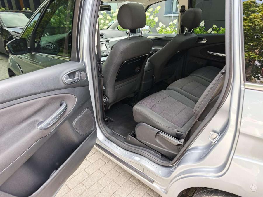 Grey Ford S-Max 2013 in Taurage, with an engine capacity of 2.00 L and mileage of 270 thousand km for 4750 €, photo 14 on AUTOMOTO.COM.LV
