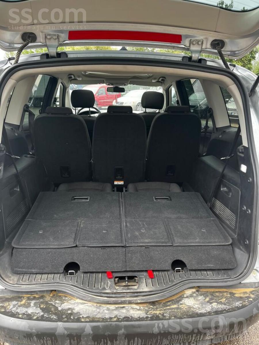 Pelēks Ford S-Max 2013 Rīga, ar dzinēja tilpumu 2.00 L un nobraukumu 257 tūkst. km par 4200 €, foto 5 vietnē AUTOMOTO.COM.LV