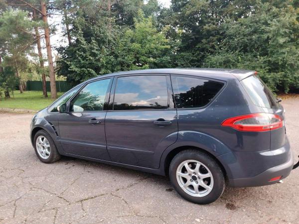Grey Ford S-Max 2013 in Radviliskis, with an engine capacity of 2.00 L and mileage of 193 thousand km for 4950 €, photo 1 on AUTOMOTO.COM.LV
