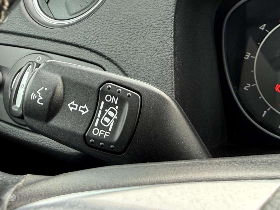 Pelēks Ford S-Max 2013 Marijampole, ar dzinēja tilpumu 1.60 L un nobraukumu 173 tūkst. km par 6100 €, foto 32 vietnē AUTOMOTO.COM.LV